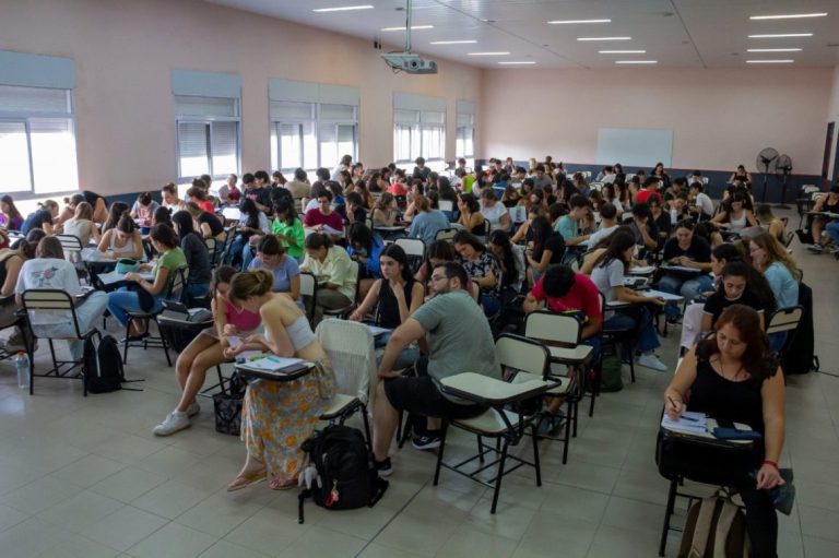 La UNS abrió las inscripciones para iniciar carreras en agosto: más de ...